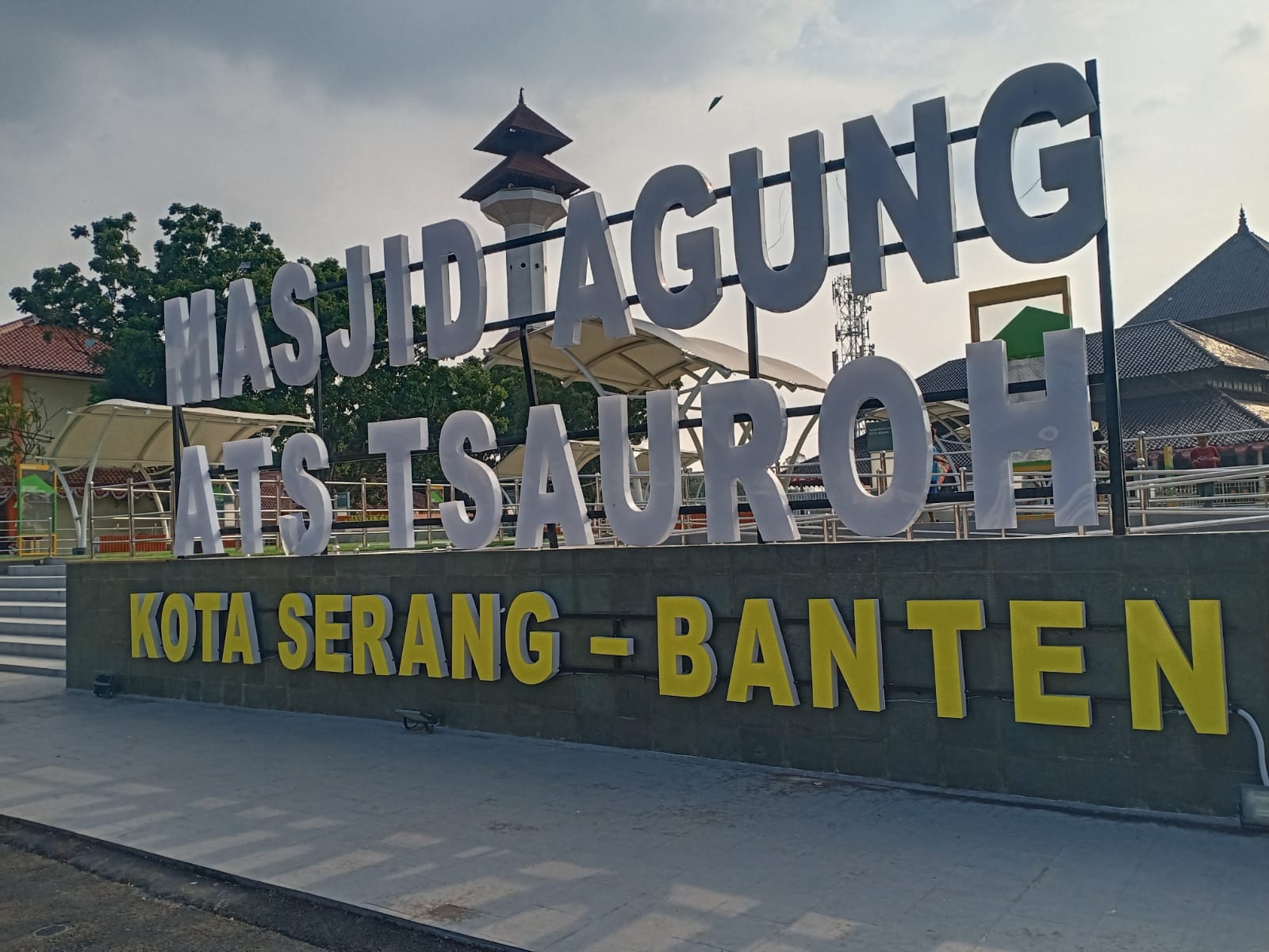 Wisata Religi ke Masjid Ats Tsauroh Pegantungan Kota Serang yang Kini ...